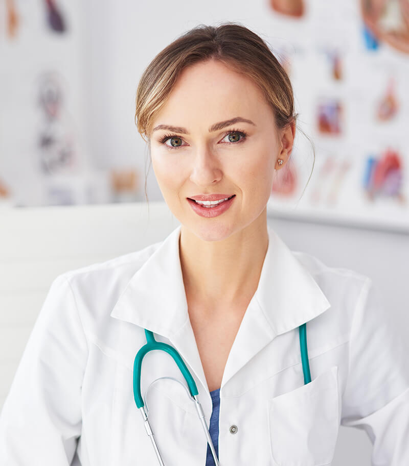 portrait-of-smiling-female-doctor-in-her-doctors-o-UD6NDB6.jpg – Tec ...